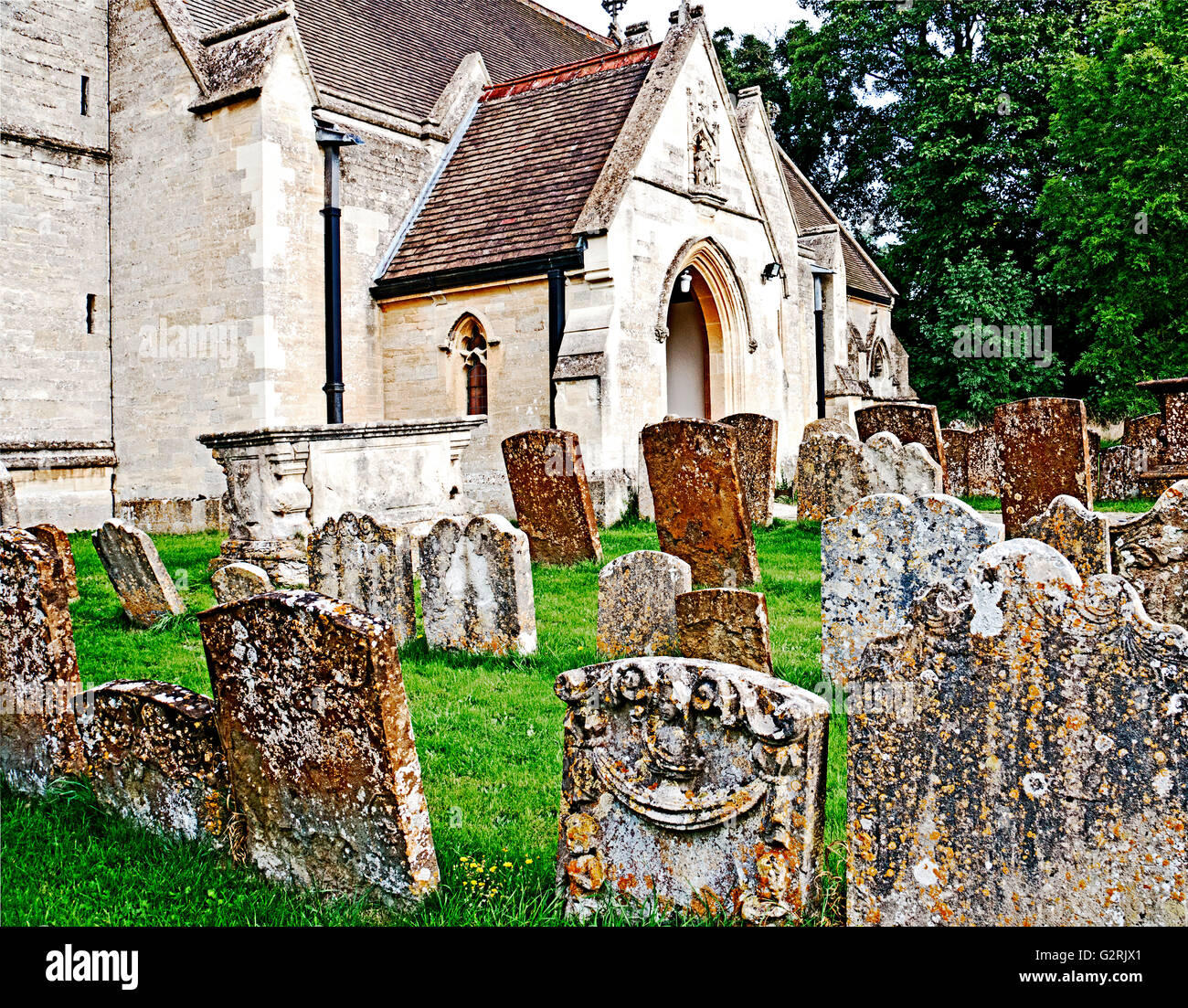 Bladon (Oxfordshire, England): Church and Churchyard. Restingplace of ...