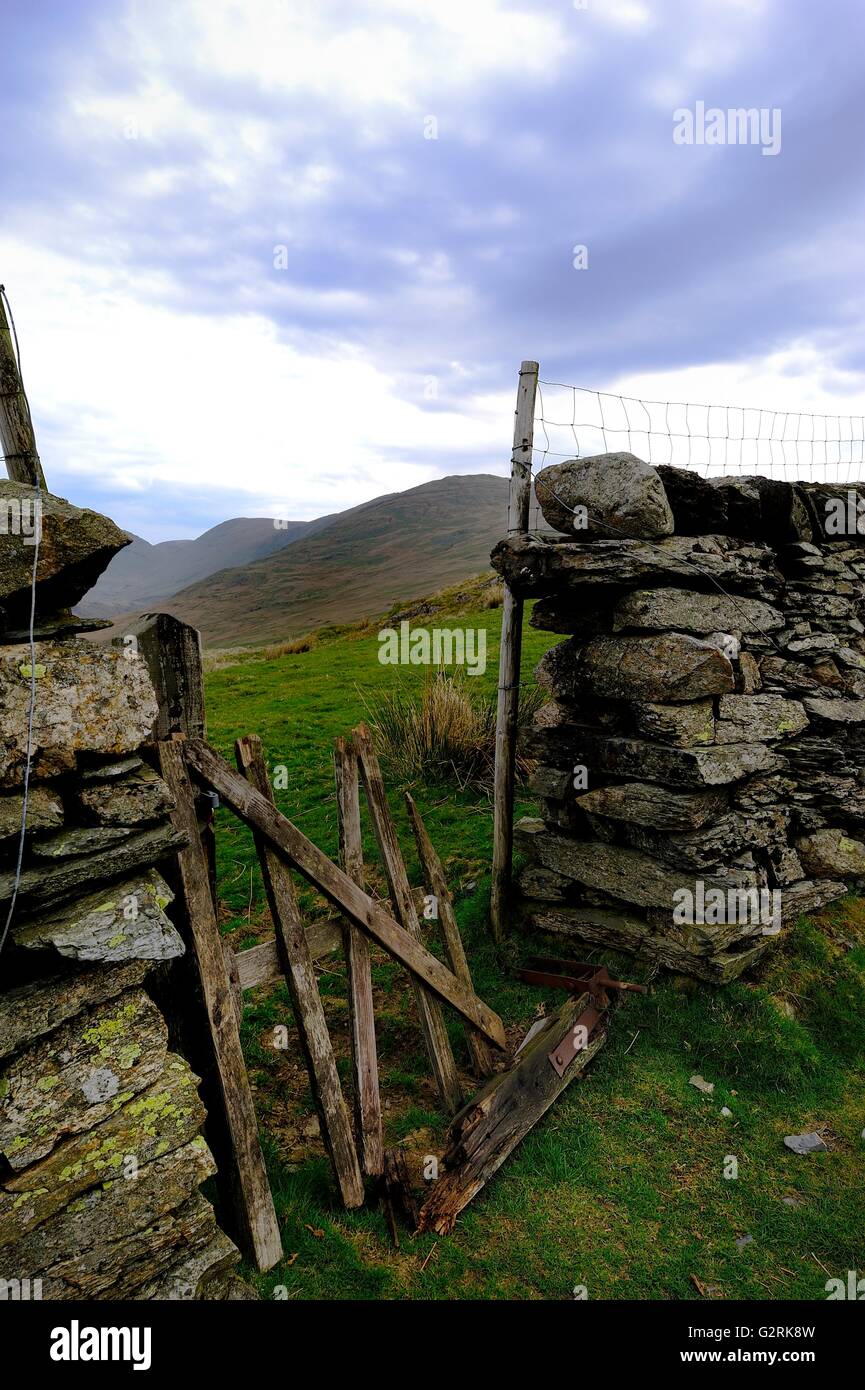 Broken gate farm uk hi-res stock photography and images - Alamy