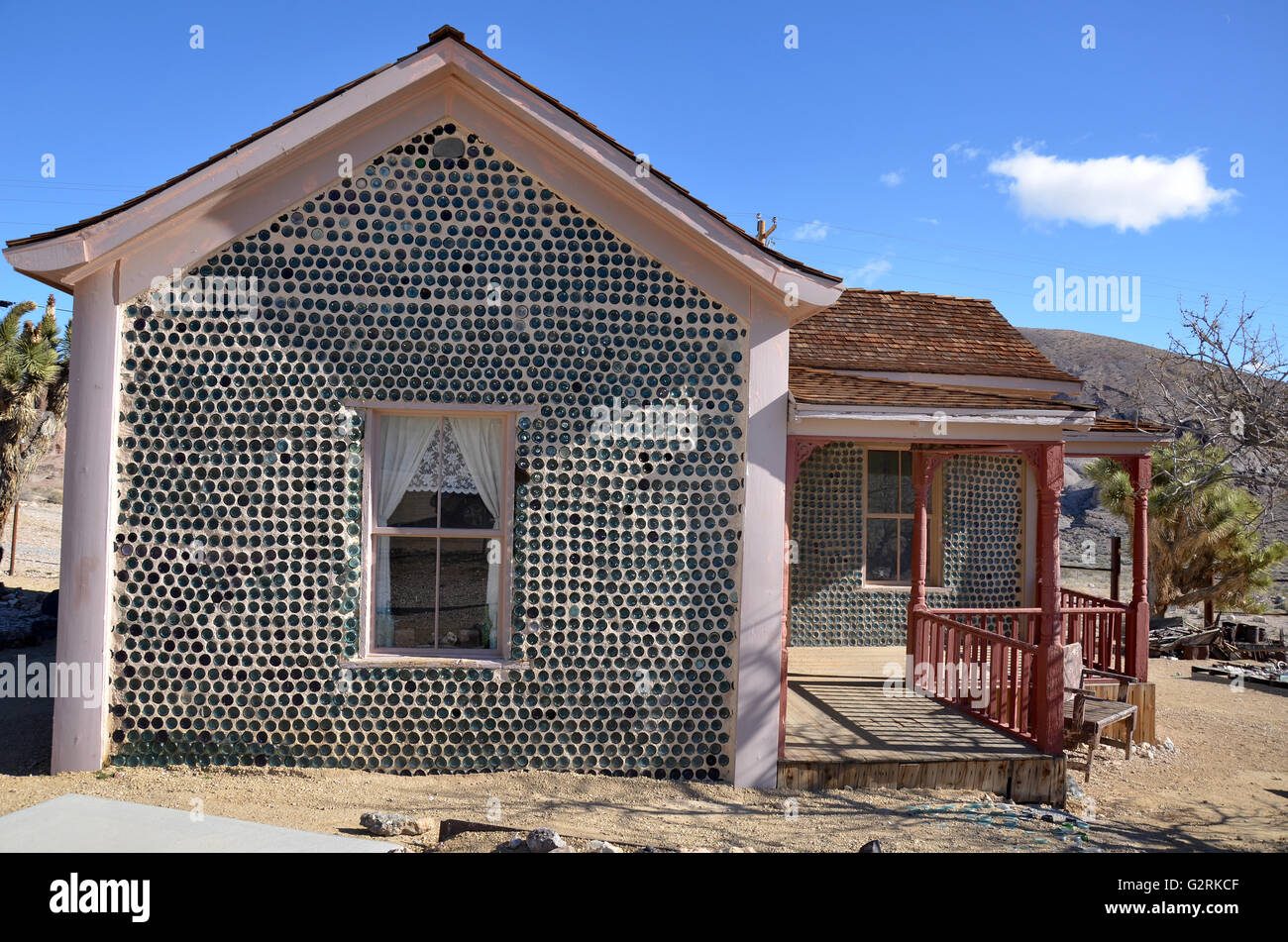 Bottle house in Rhyolite, Nevada, USA Stock Photo - Alamy