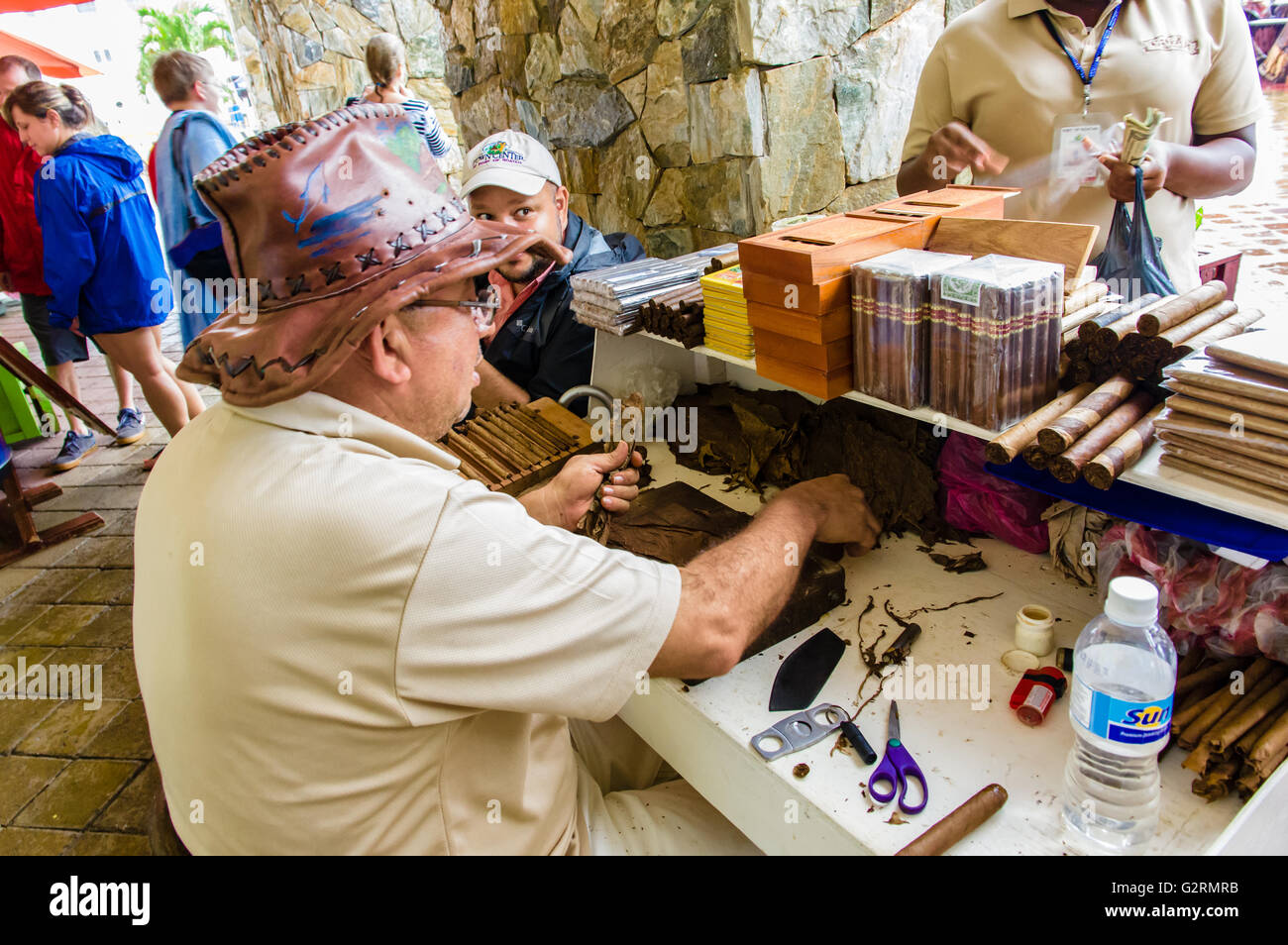 Honduran Cigar Rollers