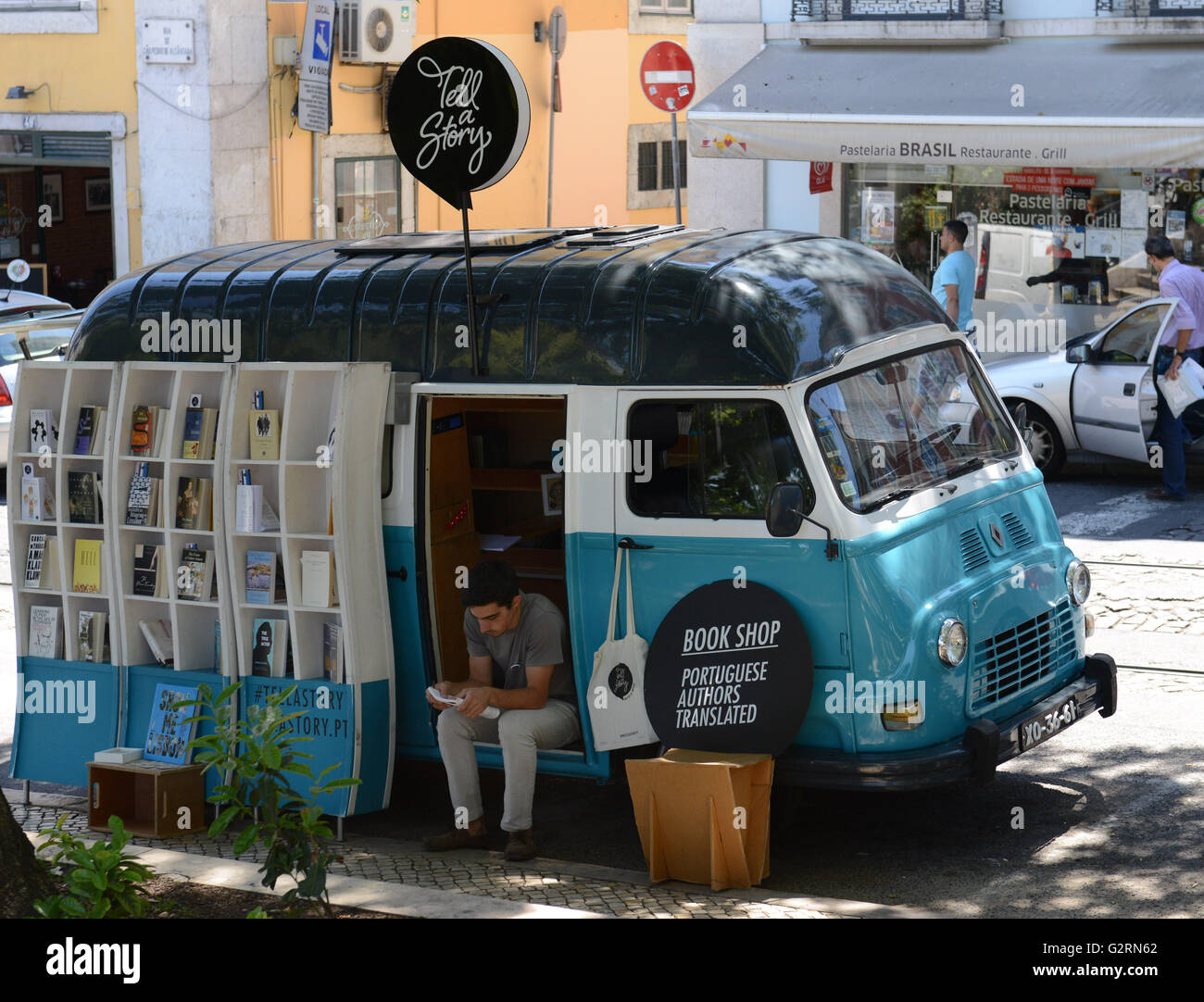 Mobile story hi-res stock photography and images - Alamy