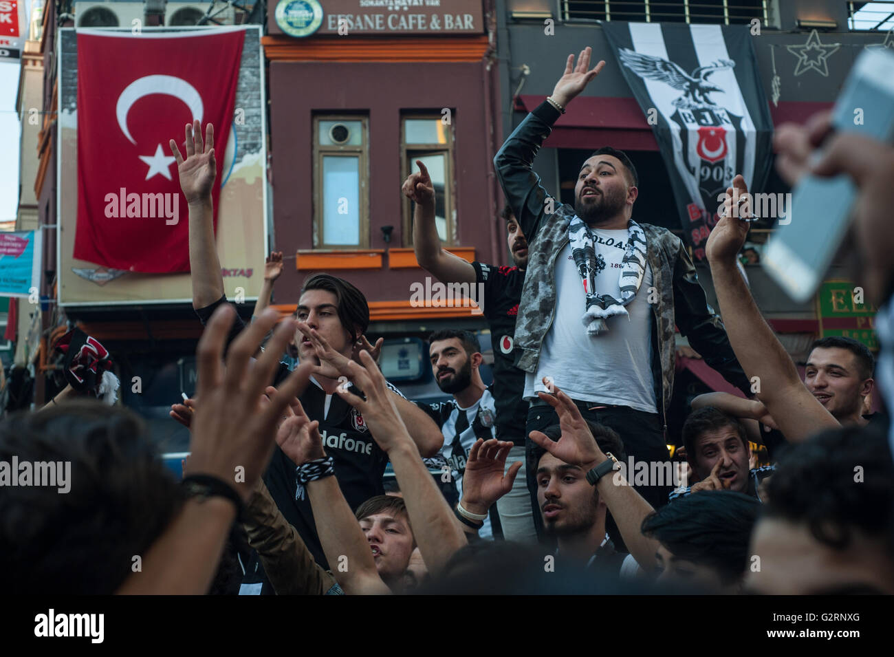 Football fans in istanbul hi-res stock photography and images - Alamy