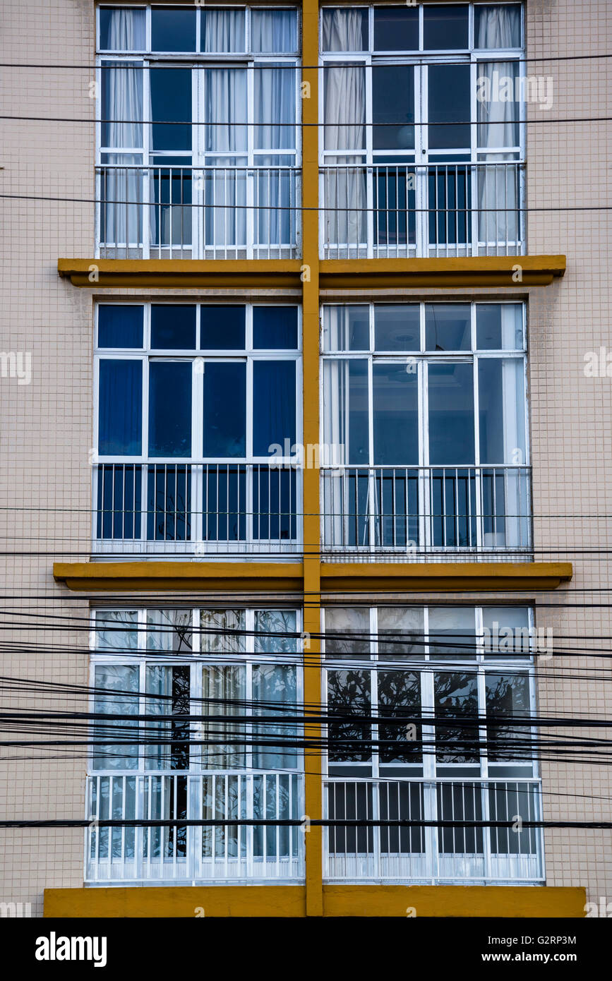 Apartments and windows hi-res stock photography and images - Alamy