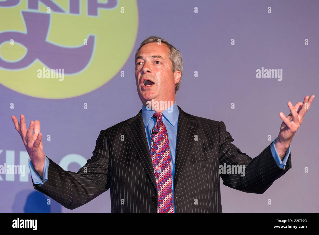 Brexit bus farage hi-res stock photography and images - Alamy