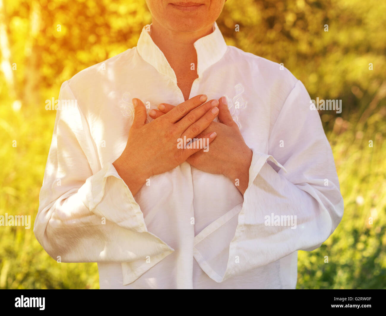 Hand on heart hi-res stock photography and images - Alamy