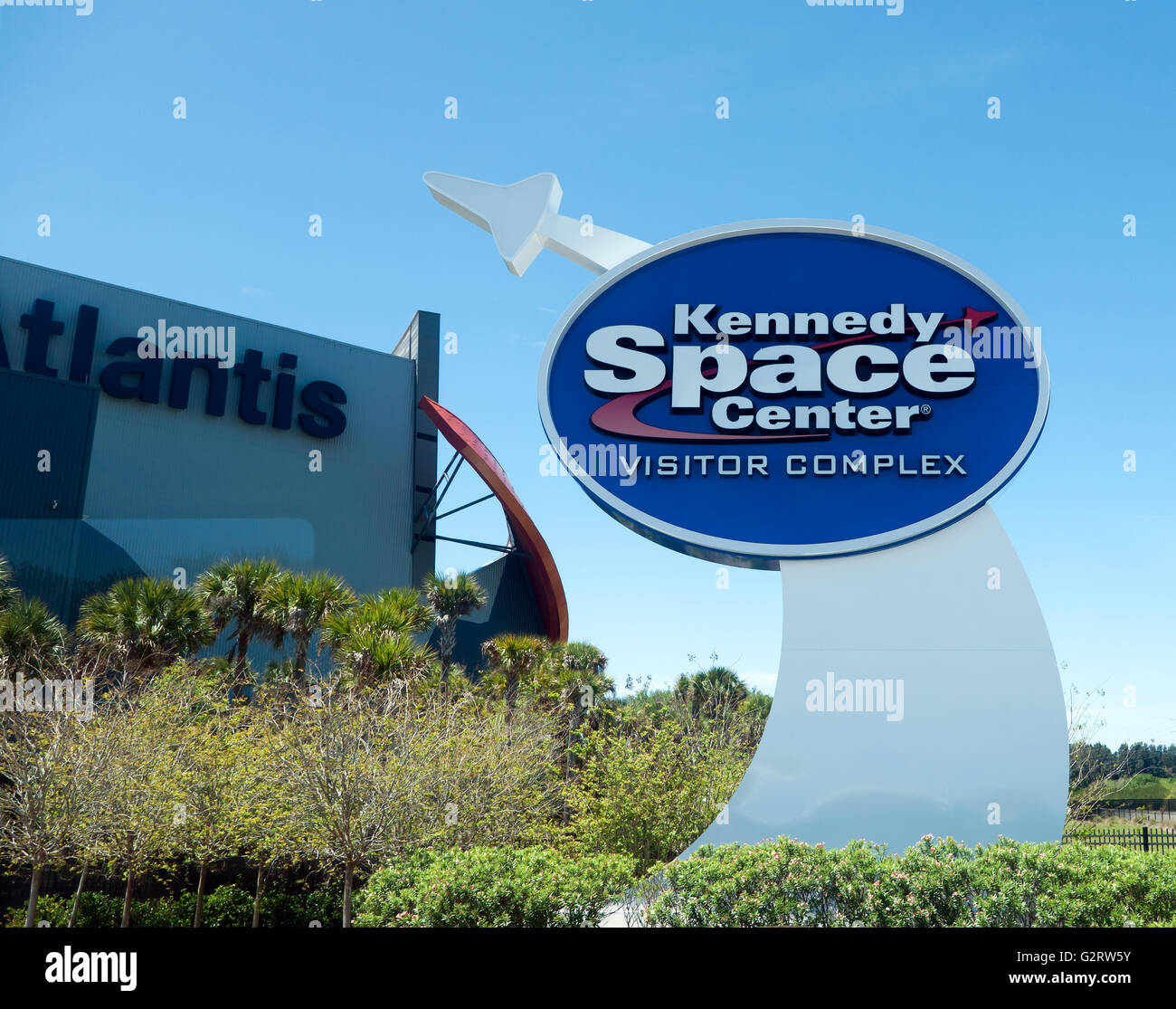 Sing at the entrance to the Kennedy Space Centre Visitors Complex at ...