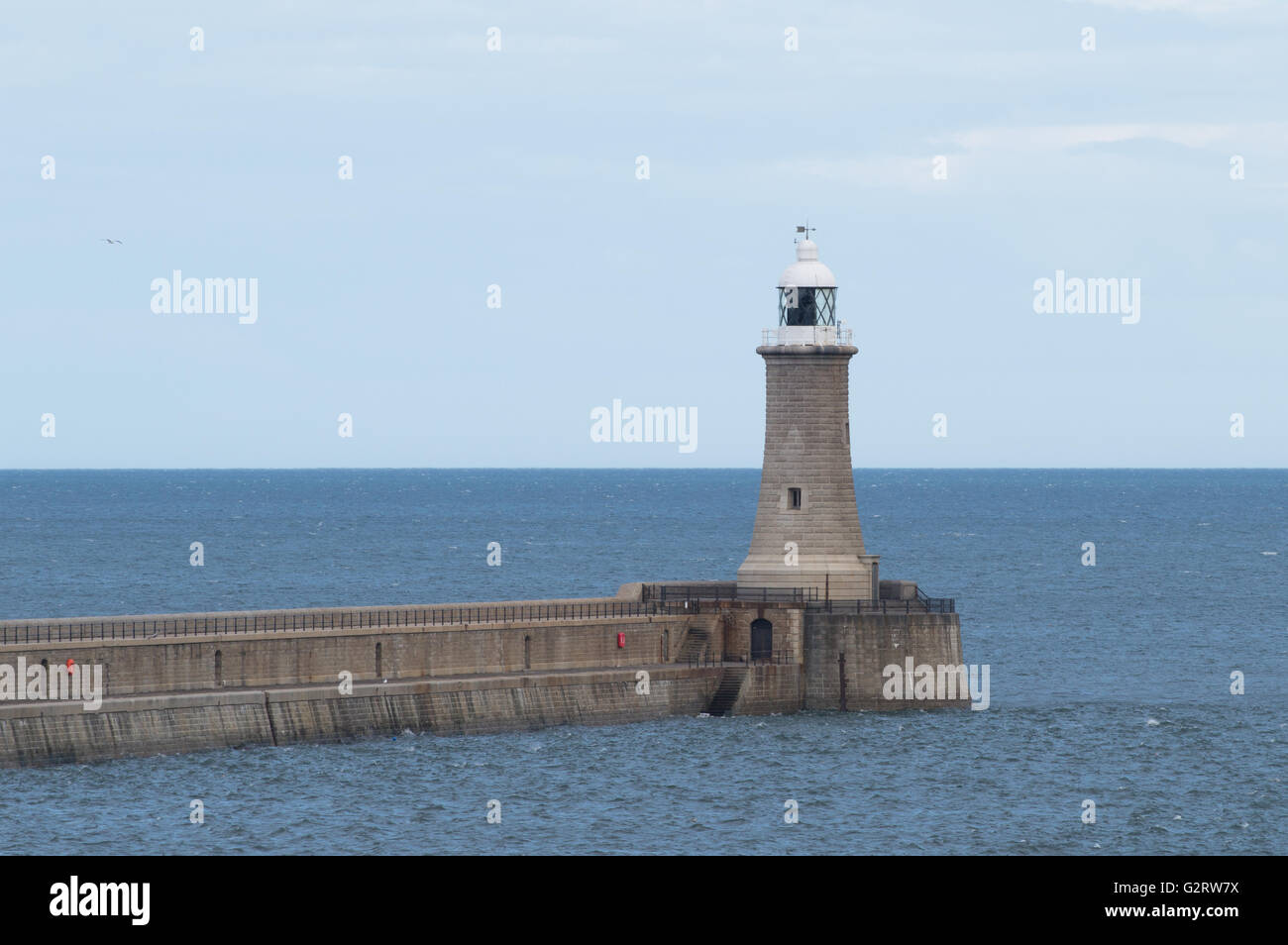 The North Pier Lighthouse at Tynemouth Stock Photo - Alamy