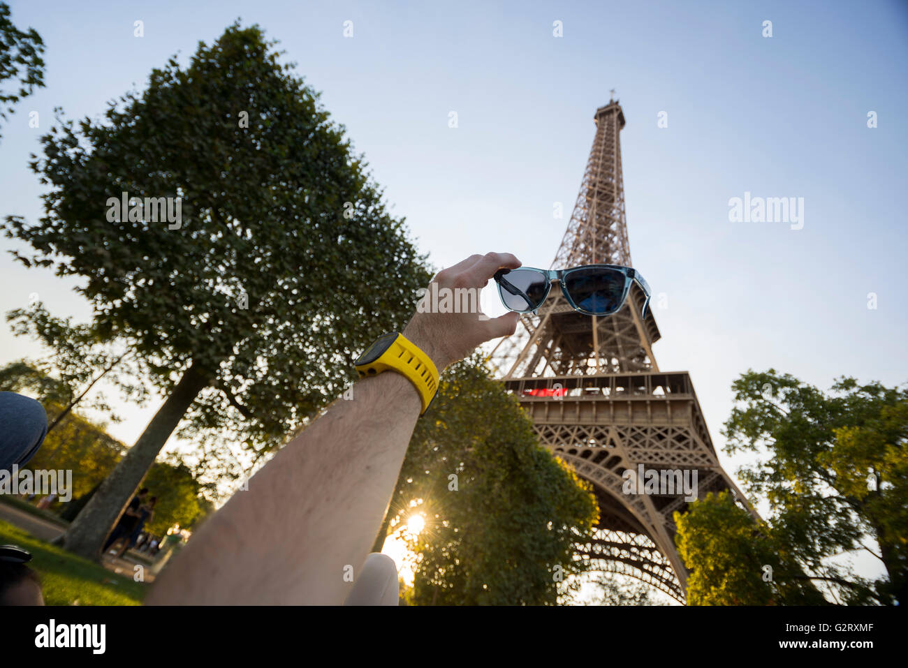 Hand and eiffel tower hi-res stock photography and images - Alamy