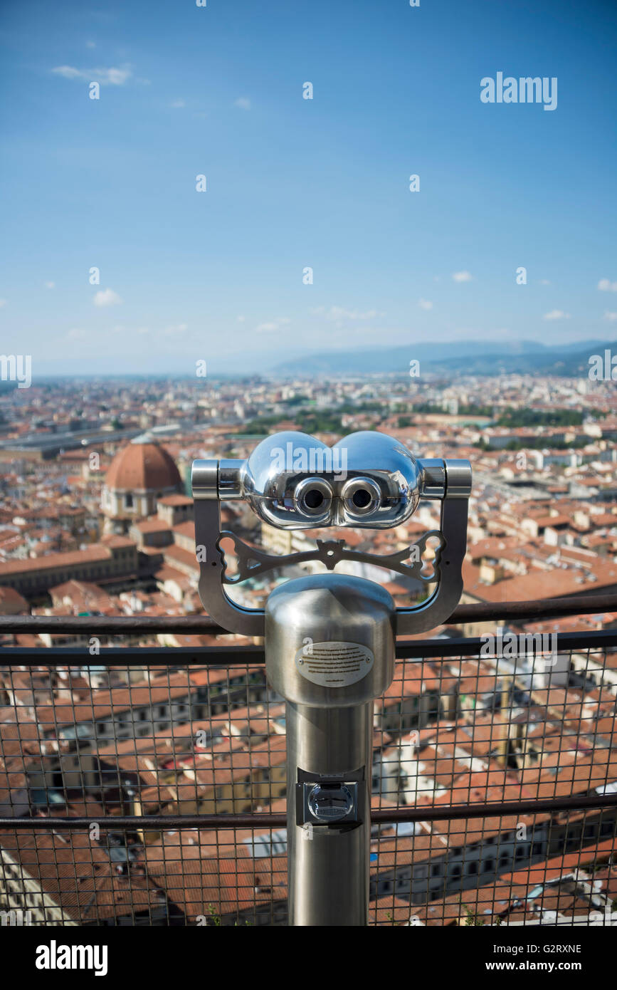 A tourist viewfinder on top of the Cathedral of Santa Maria del Fiore ...