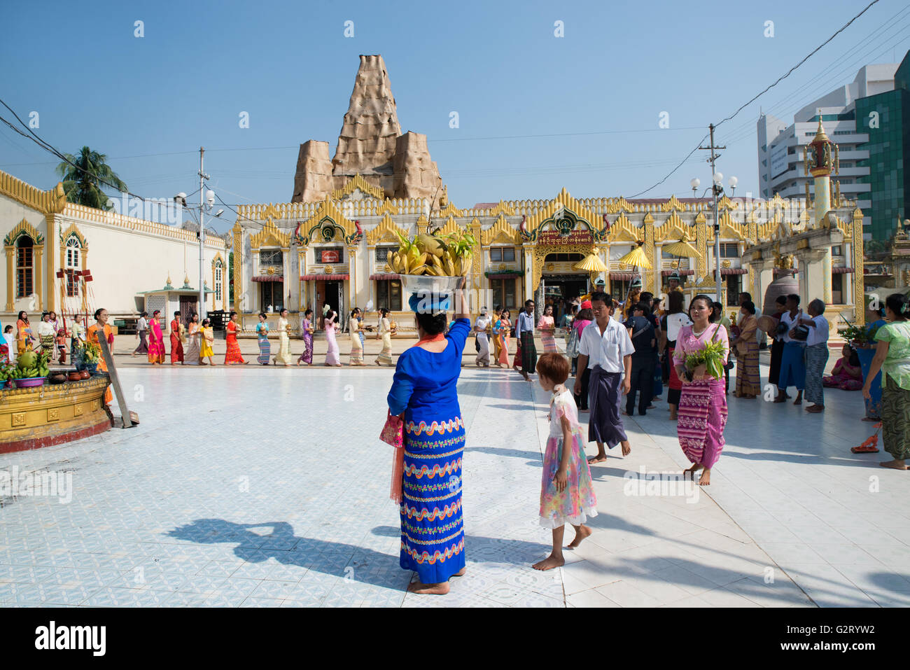 Shinbyu buddhism hi-res stock photography and images - Alamy