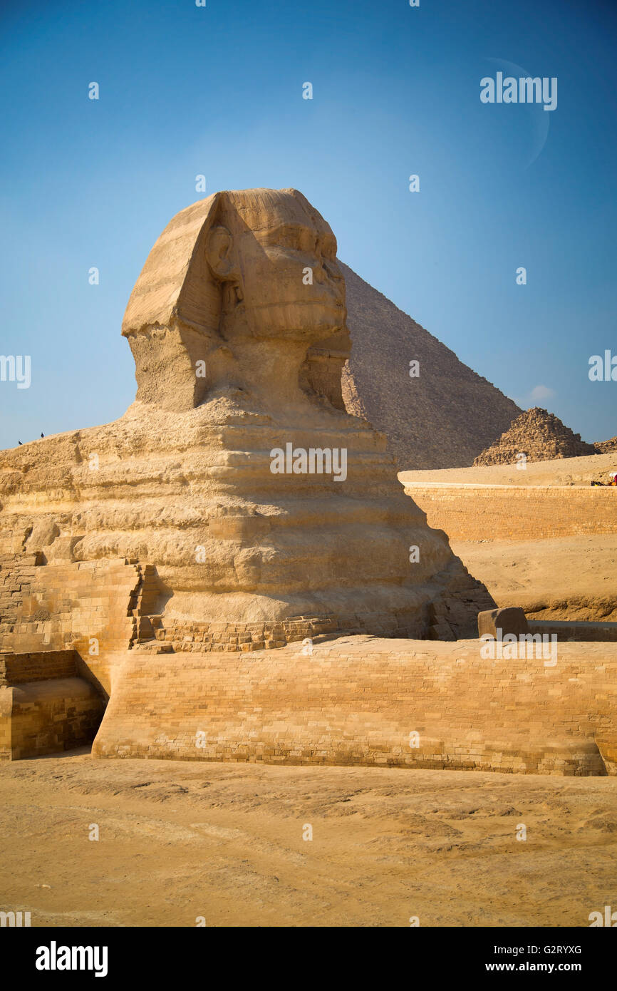 Guardian Sphinx guarding the tombs of the pharaohs in Giza. Cairo ...