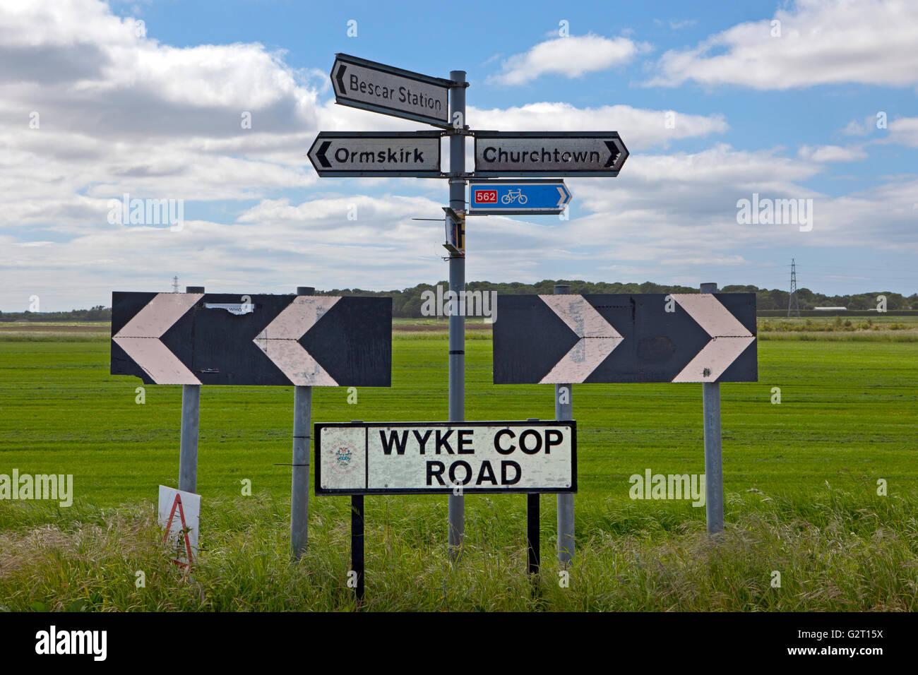 Directional waymarker hi-res stock photography and images - Alamy