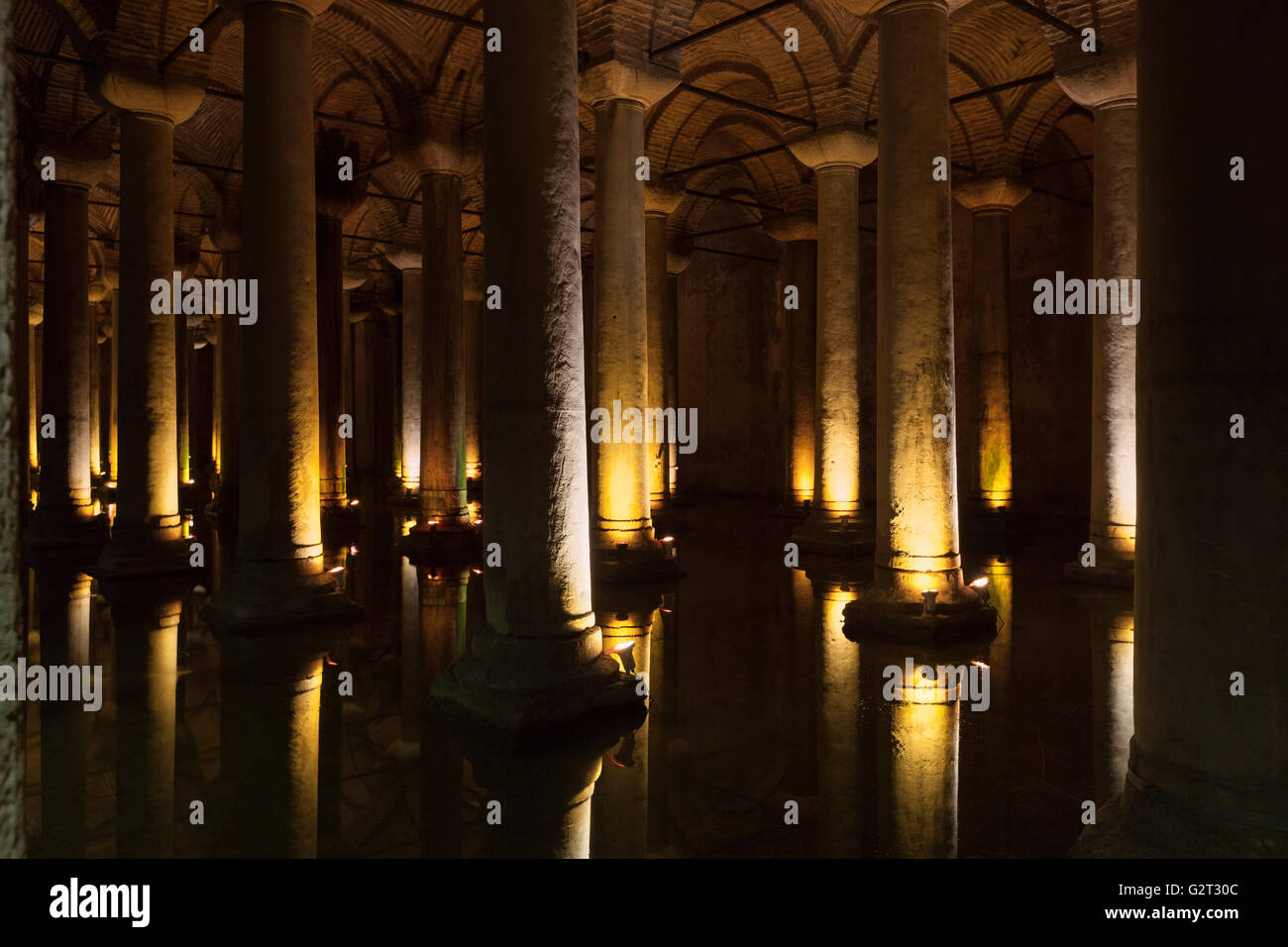 The underground basilica cistern in Istanbul, Turkey Stock Photo - Alamy