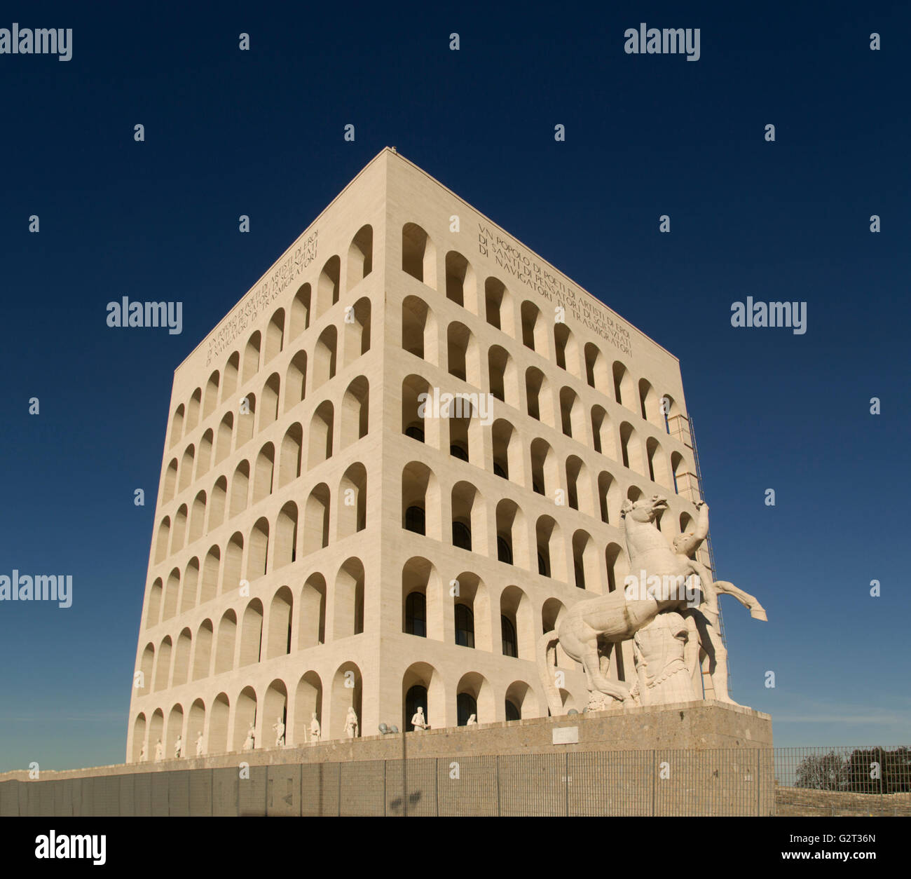 Modern roman triumph hi-res stock photography and images - Alamy