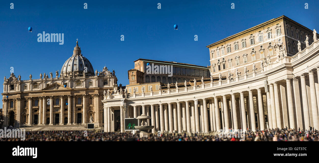 Angelus st peter s square hi-res stock photography and images - Alamy