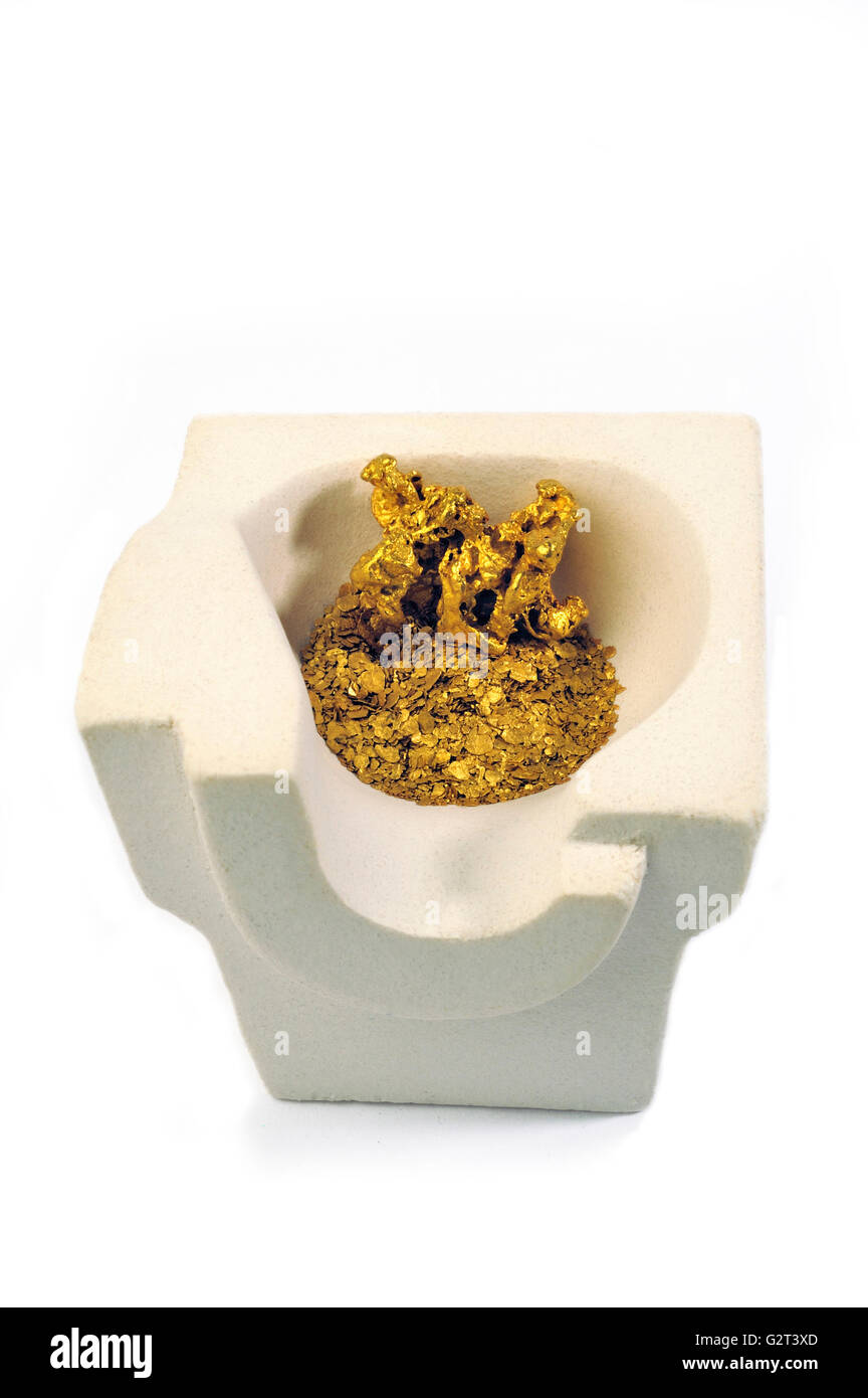 Crucibles melt hi-res stock photography and images - Alamy