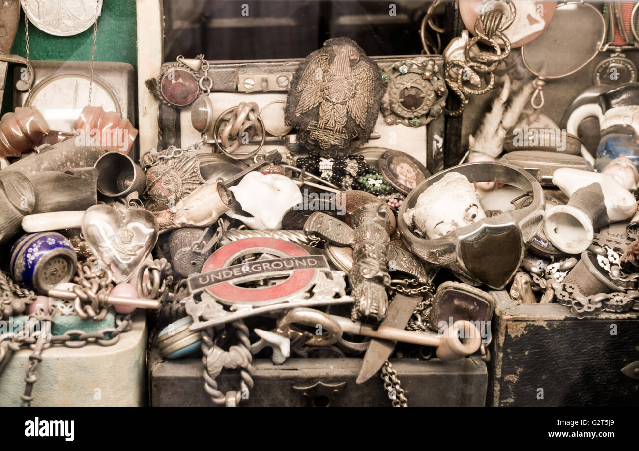 Pawn shop window Stock Photo - Alamy