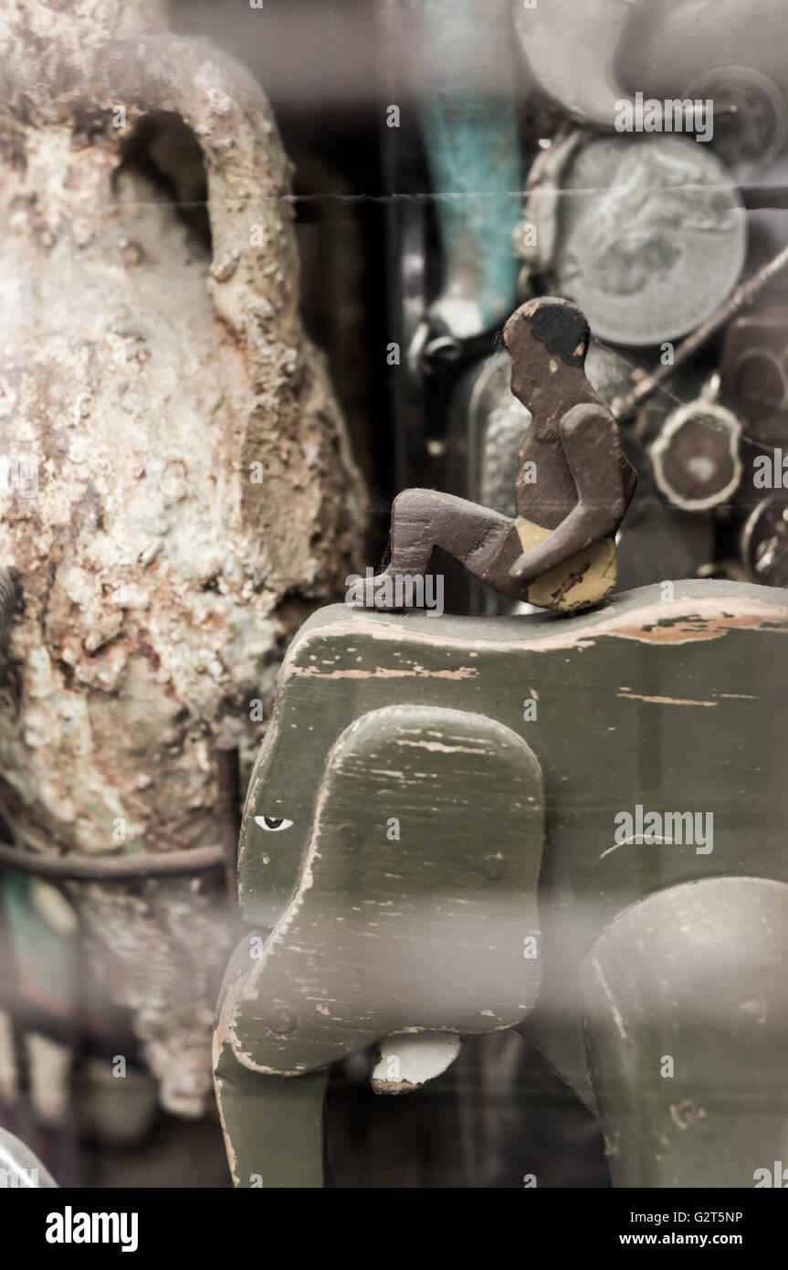 Pawn shop window Stock Photo - Alamy
