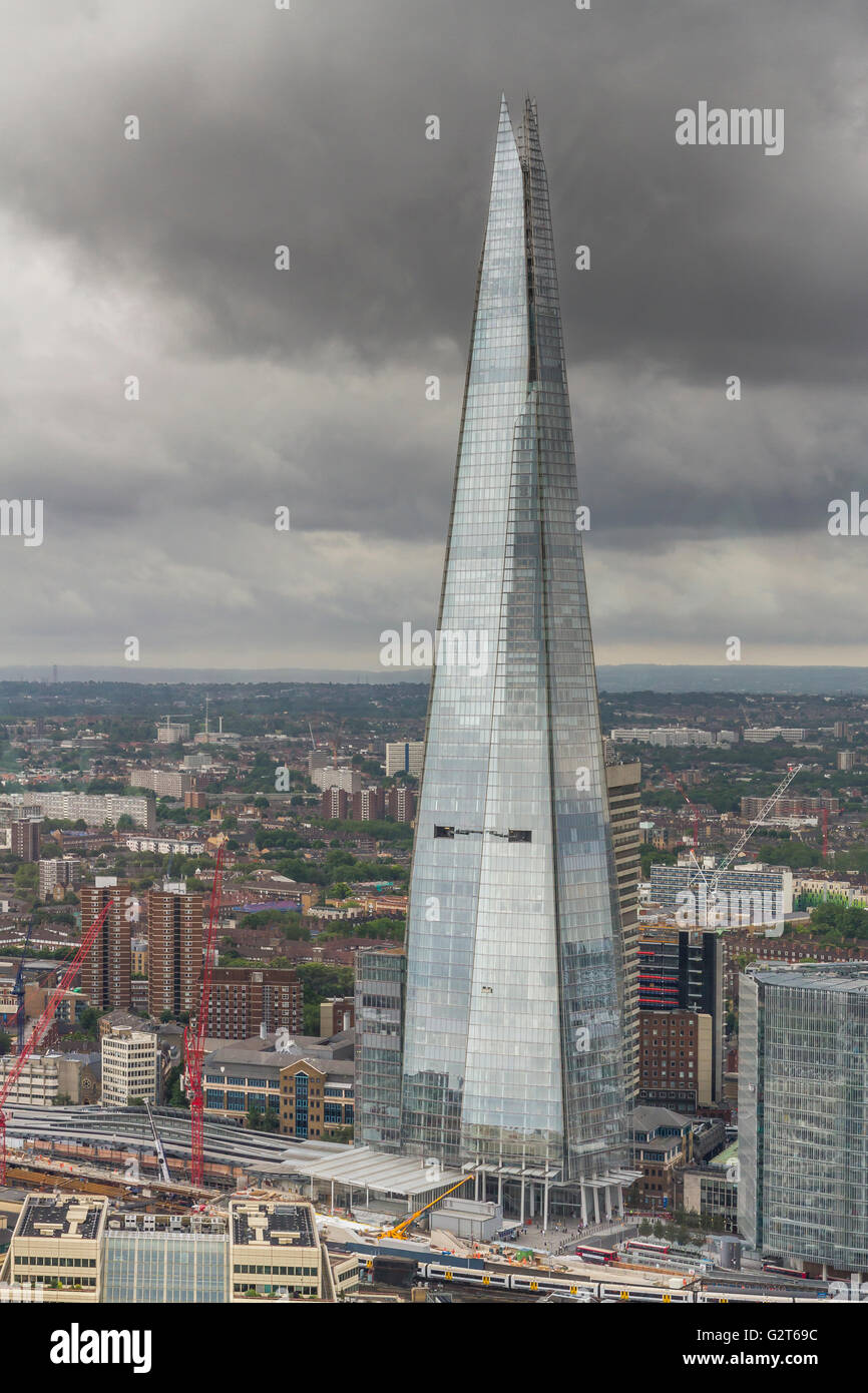The Shard , a 72 storey skyscraper, designed by the Italian architect ...