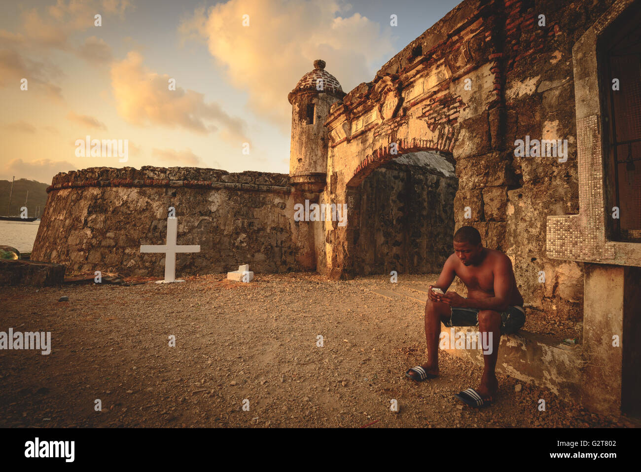 Local Panamanian visiting the Portobelo fort ruins in Panama Stock ...