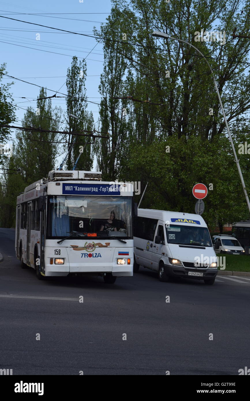 White mini bus hi-res stock photography and images - Alamy
