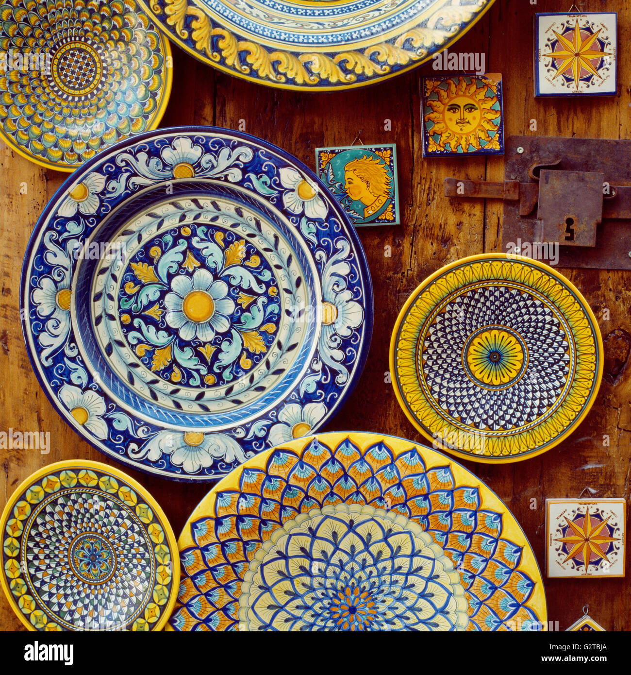 Deruta majolica plates hi-res stock photography and images - Alamy Deruta majolica plates hi-res stock photography and images - Alamy