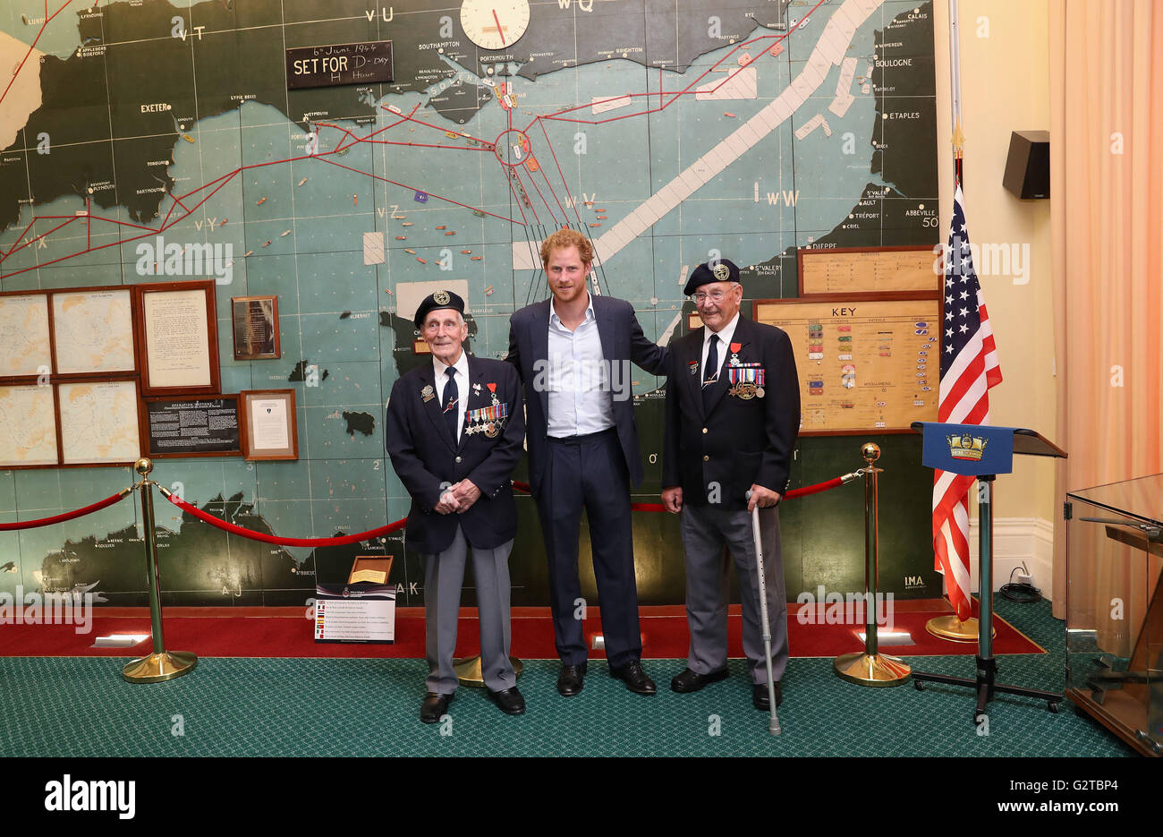 D day invasion map hi-res stock photography and images - Alamy