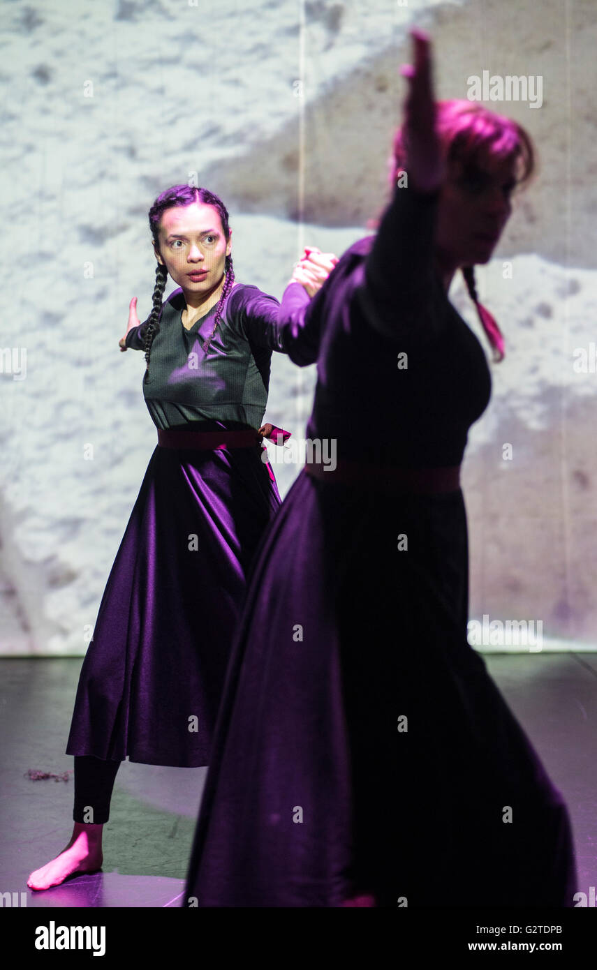 Antigone play hi-res stock photography and images - Alamy