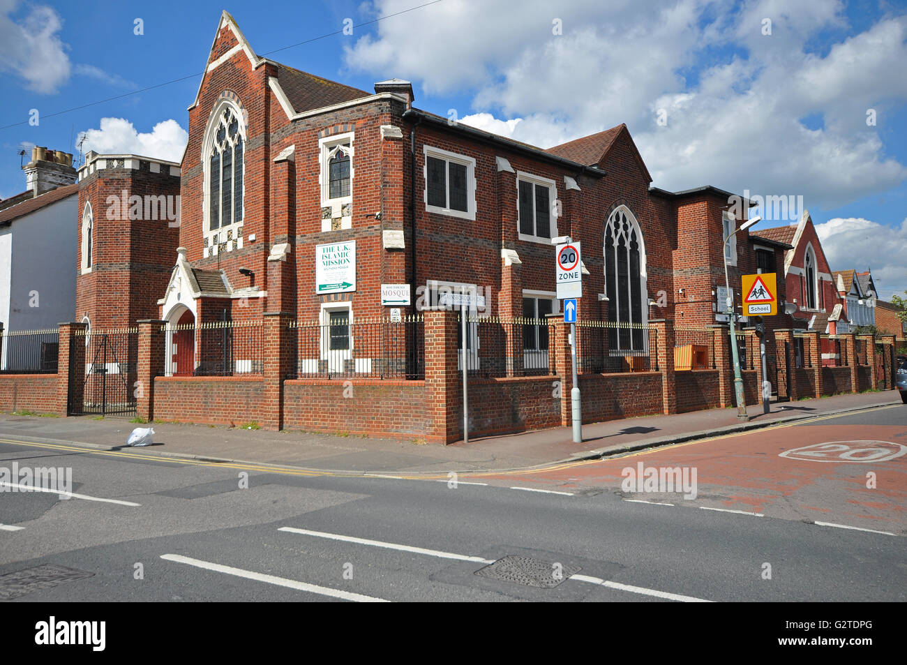 The Southend Mosque - or Masjid - is the Essex base of the UK Islamic ...