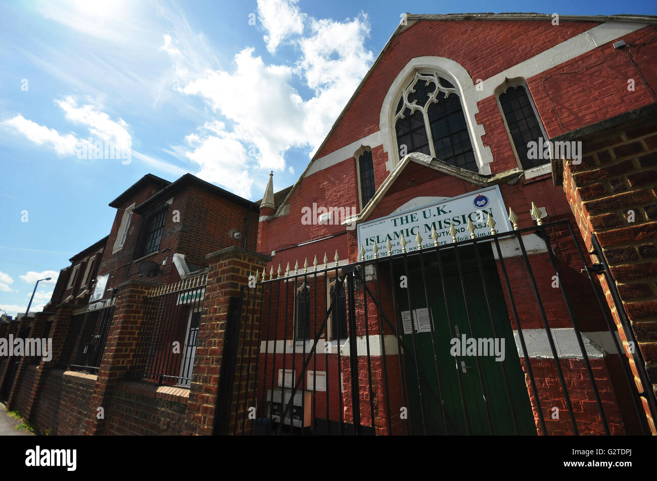 The Southend Mosque - or Masjid - is the Essex base of the UK Islamic ...