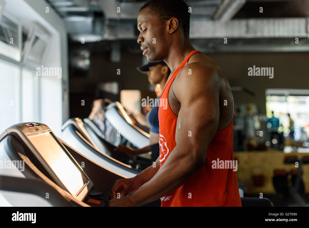 African american female bodybuilder hi-res stock photography and images ...