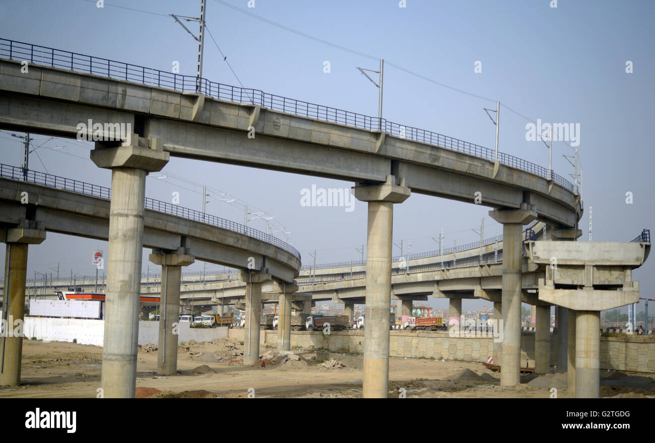 Structure overpass hi-res stock photography and images - Alamy