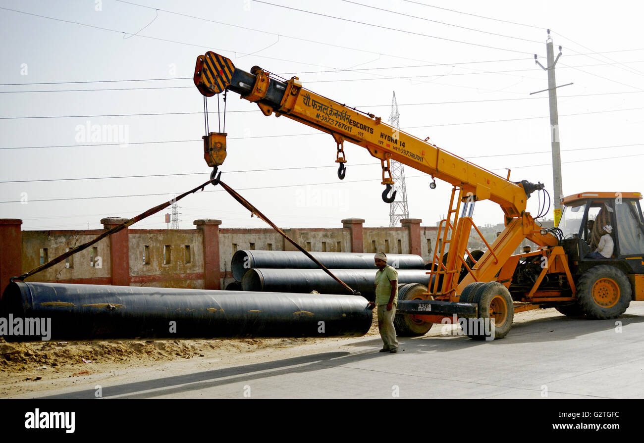 Jcb crain hi-res stock photography and images - Alamy