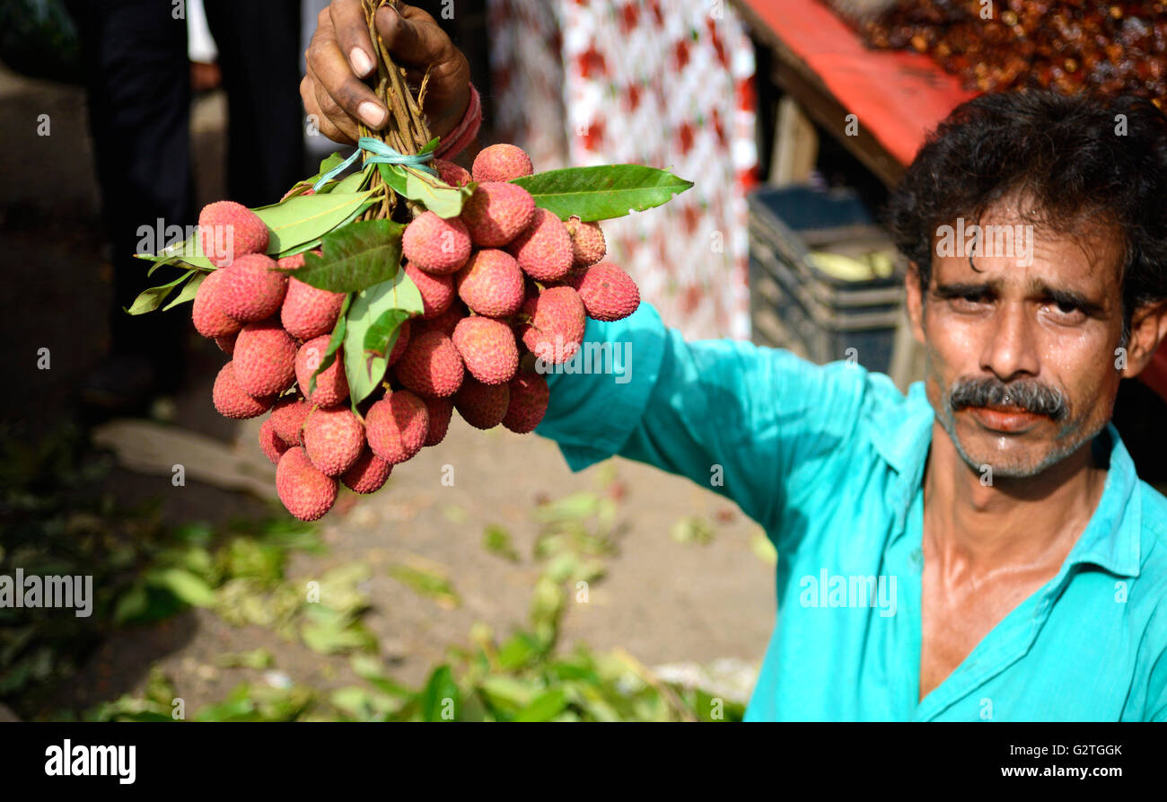 Lychee market display hi-res stock photography and images - Alamy