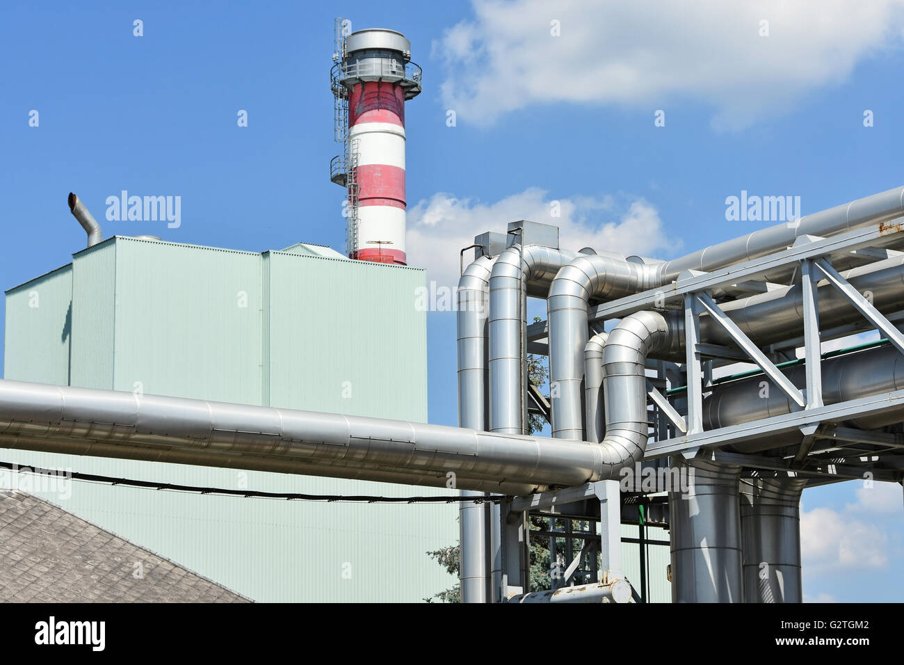 Power station pipeline and smoke stack Stock Photo - Alamy