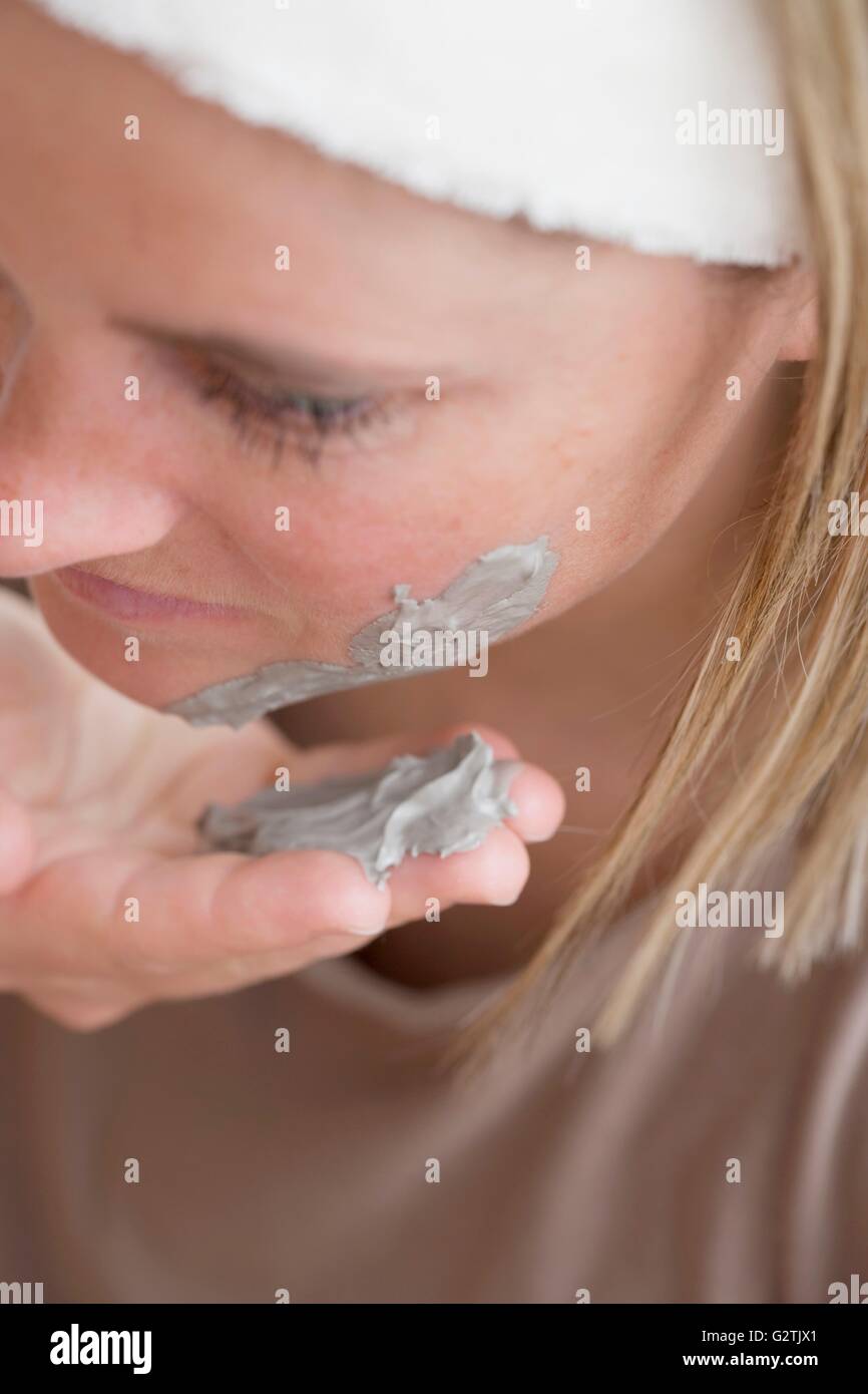 Applied mask hi-res stock photography and images - Alamy