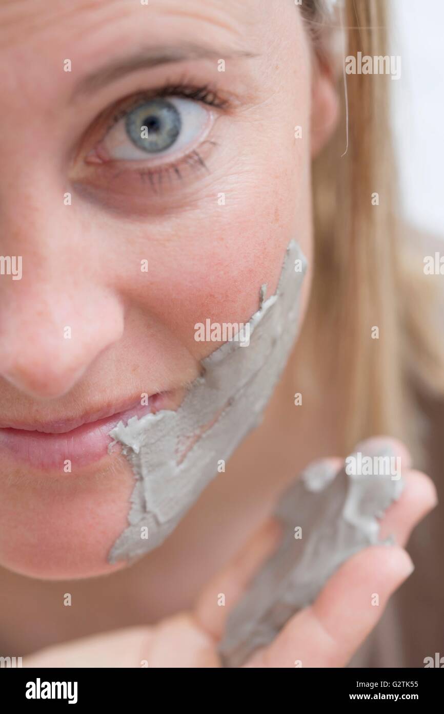 Woman applied hair mask hi-res stock photography and images - Alamy