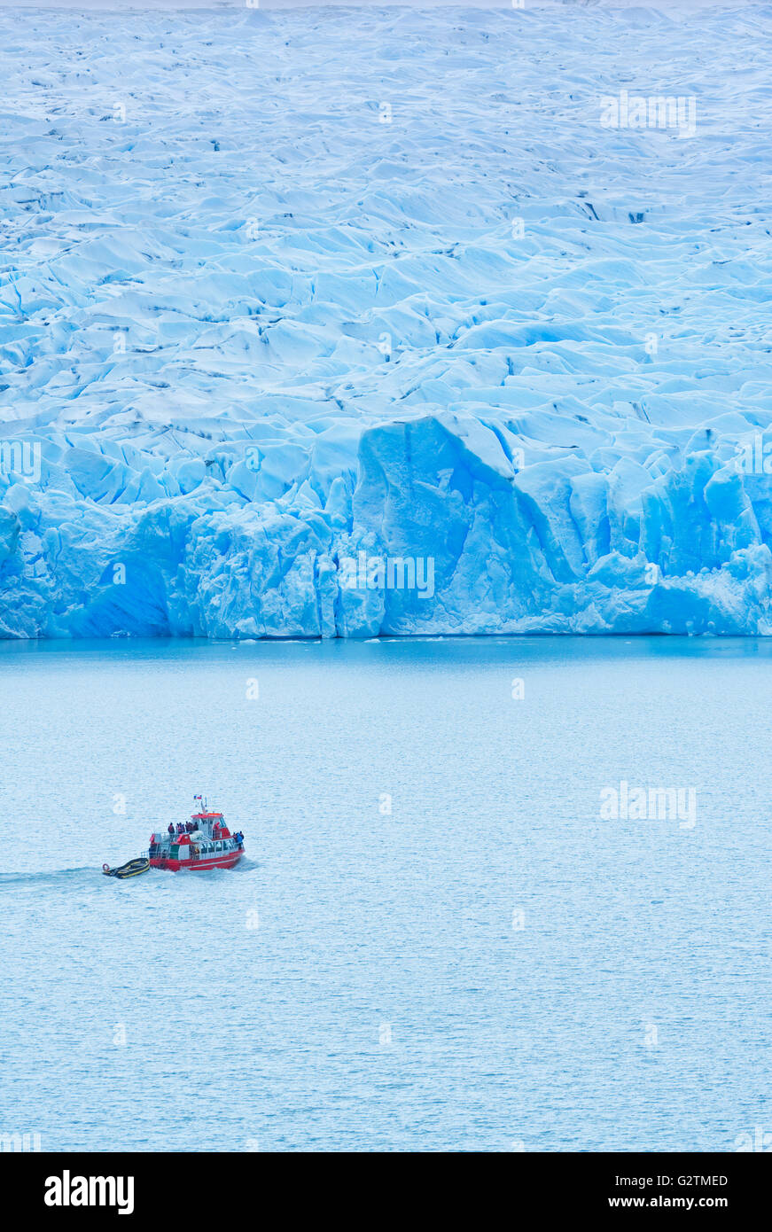 Boat at the Grey glacier front, Lago Grey Lake, Torres del Paine ...