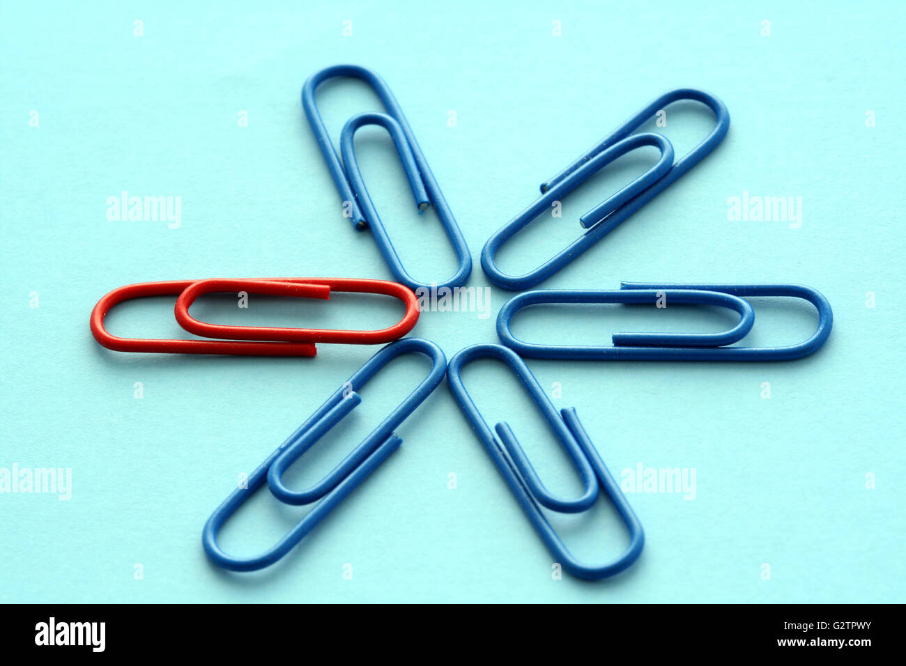 One red paper clips hi-res stock photography and images - Alamy