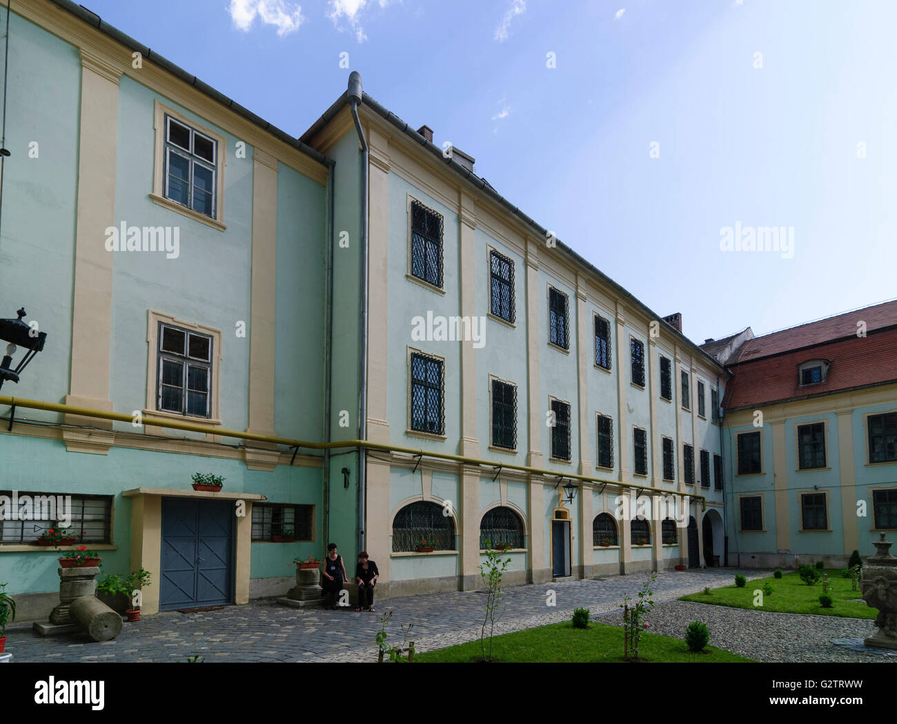 Courtyard of the brukenthal palace hi-res stock photography and images ...