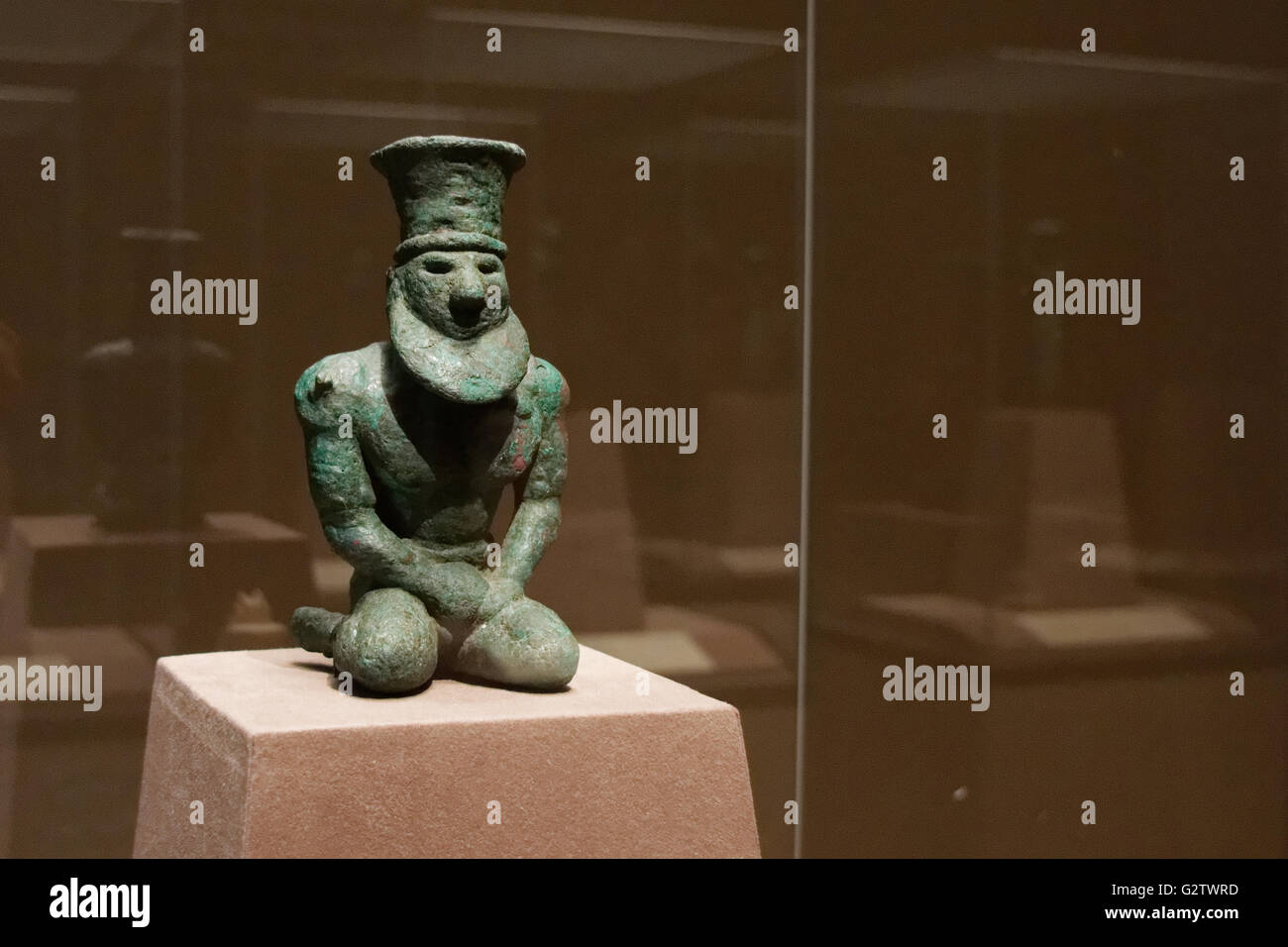 The figure of a Priest King (?), Sumerian, Uruk IV period, ca. 3300 ...