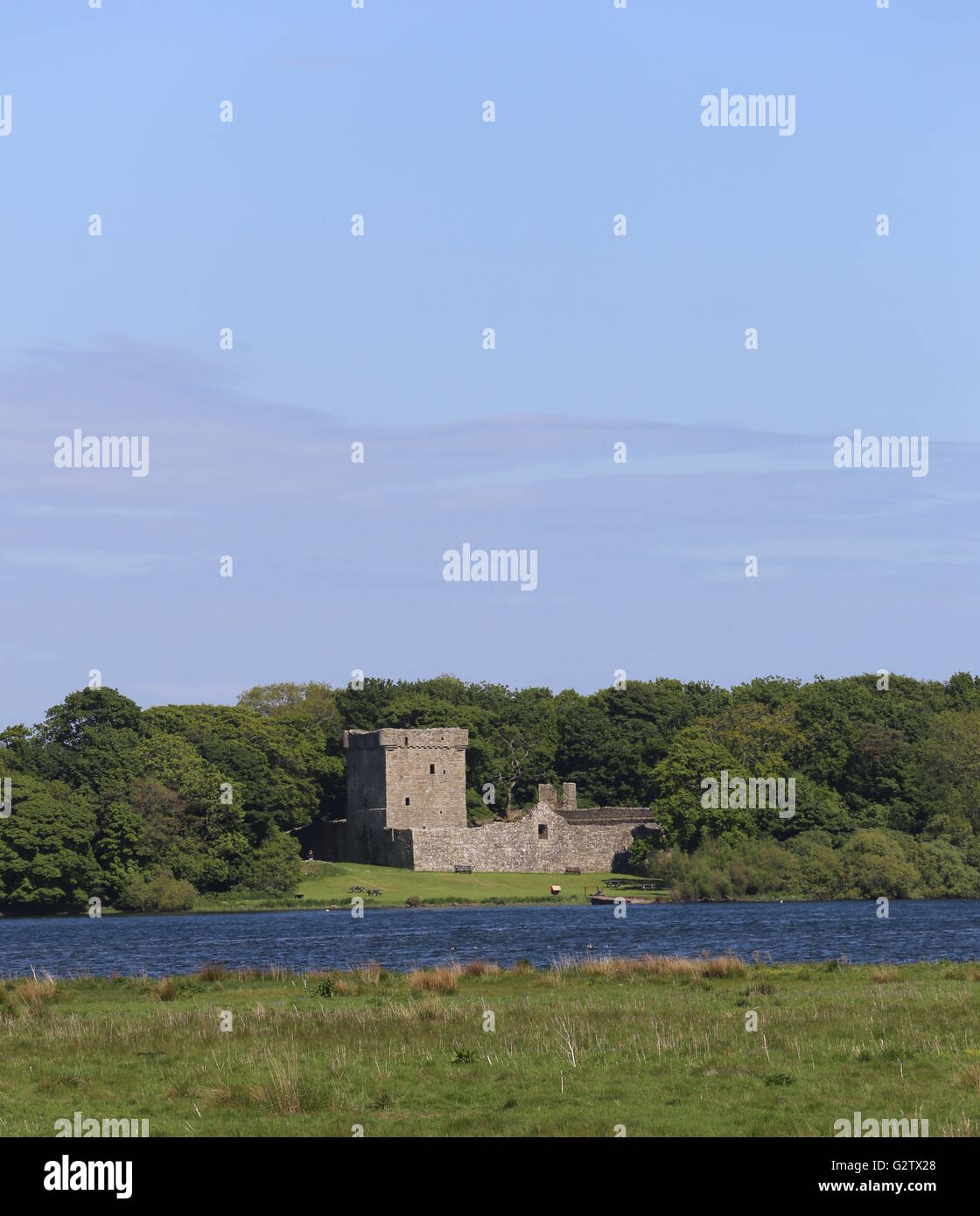 Lochleven castle hi-res stock photography and images - Alamy