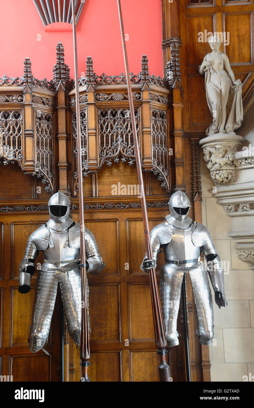 Suits of armour hi-res stock photography and images - Alamy
