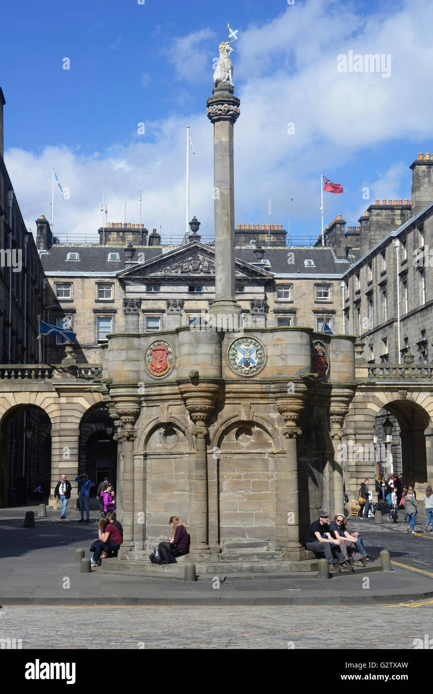 Scotland, Edinburgh, Mercat Cross with City Chambers behind Stock Photo ...