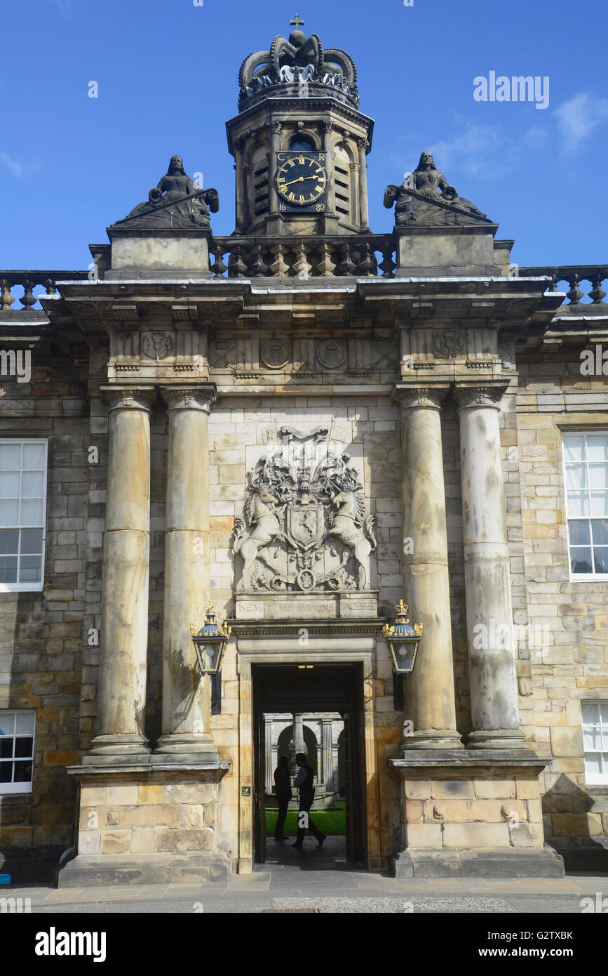 Scotland, Edinburgh, Palace of Holyroodhouse, Palace entrance Stock ...