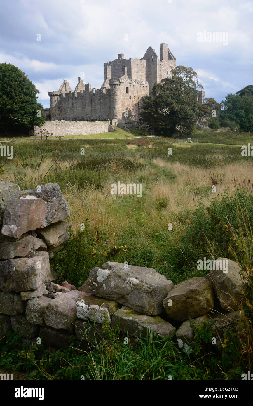 Scotland, Edinburgh, Craigmillar Castle Stock Photo - Alamy