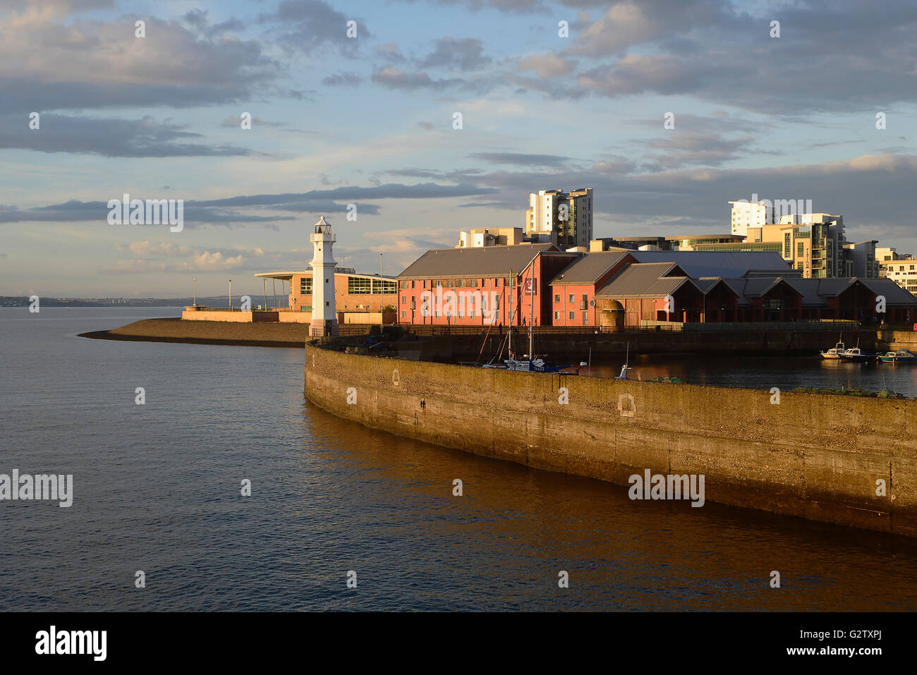 Scotland, Edinburgh, Leith, harbour walls Stock Photo - Alamy