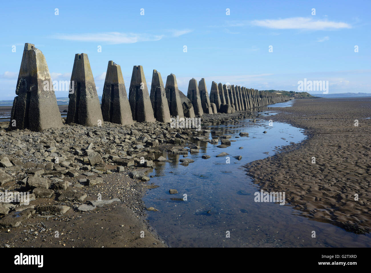 Scotland, Edinburgh, Cramond, low tide to Cramond Island Stock Photo ...