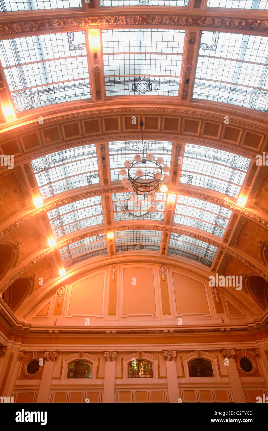 Glasgow library interior hi-res stock photography and images - Alamy