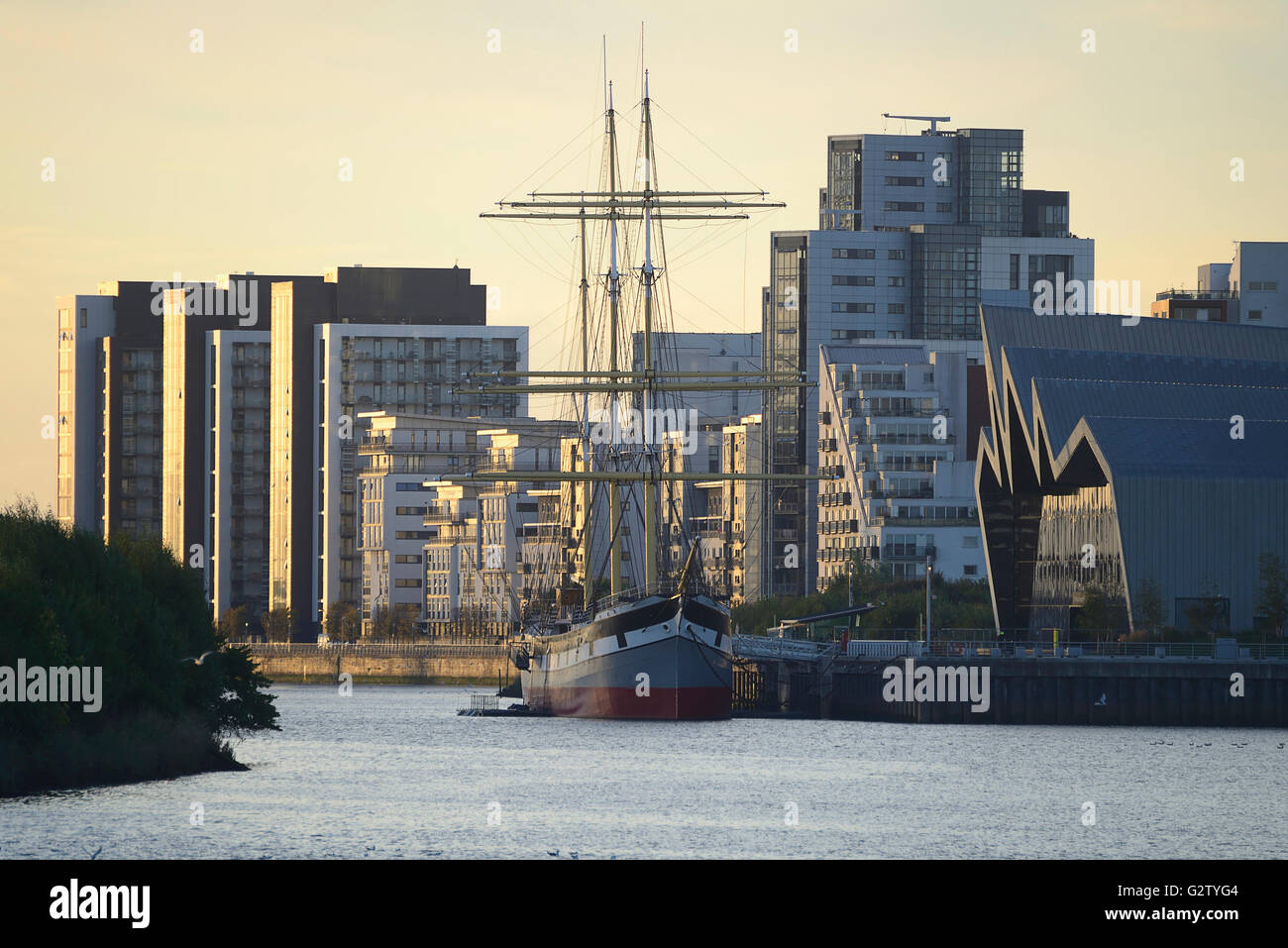 Scotland, Glasgow, The Clyde, view of the Tall Ship & Riverside Museum ...